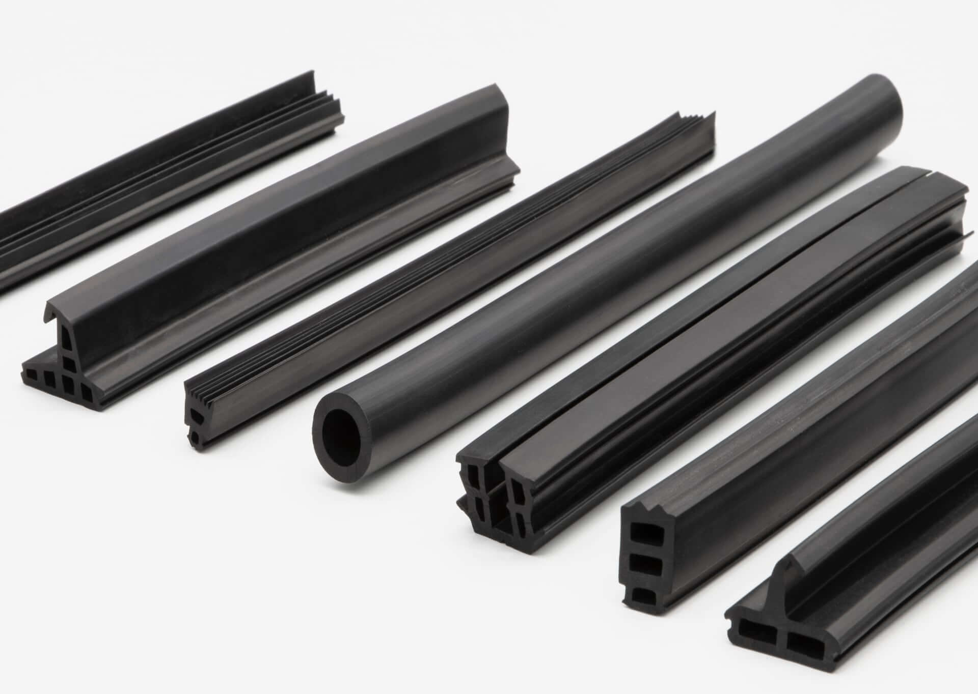 Machining of plastic or metal parts