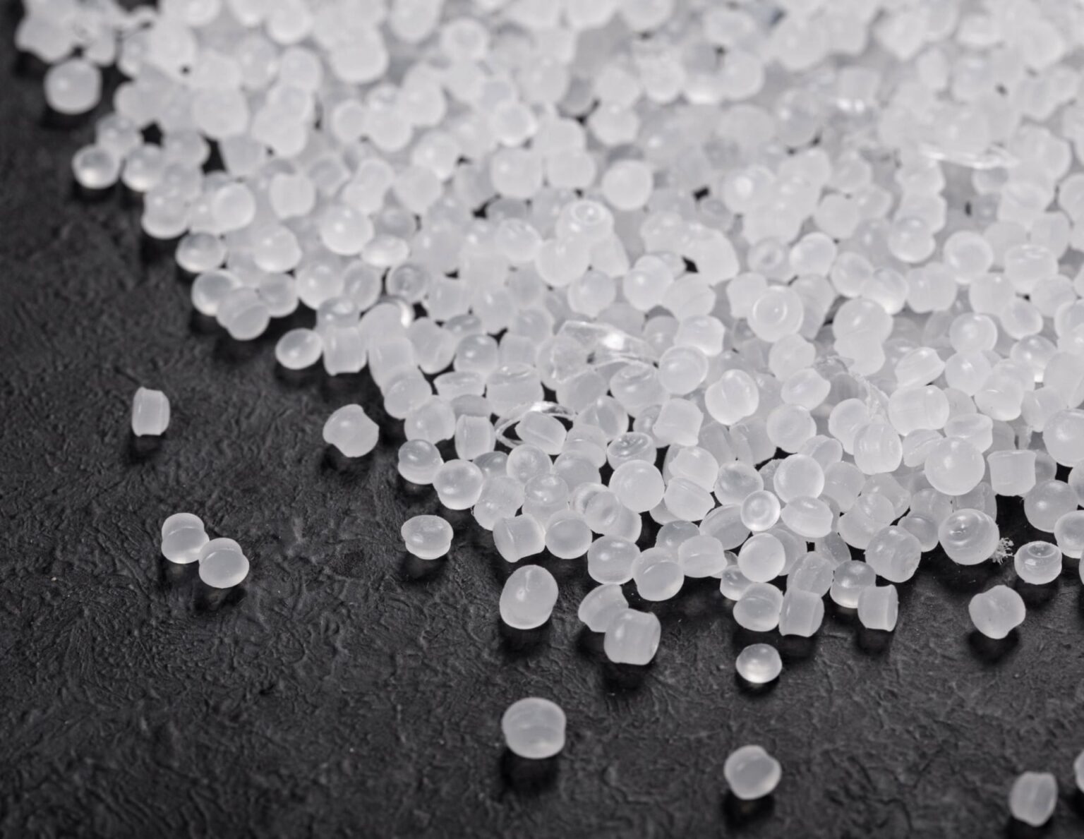 Technical plastics for the manufacture of plastic parts