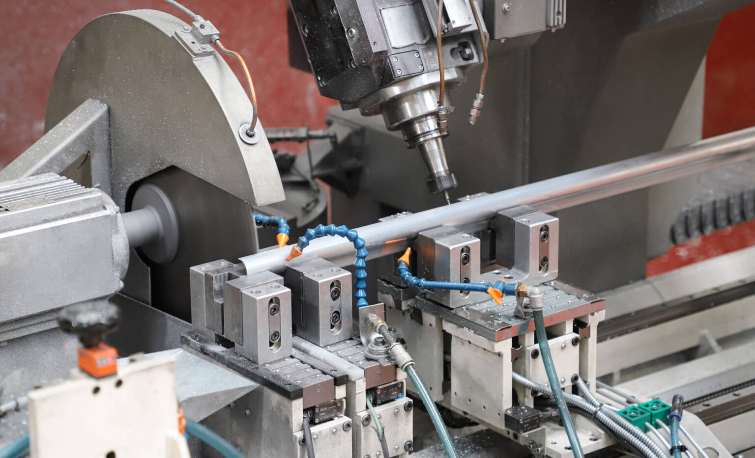 Machining of aluminium profiles - Cutting and machining of profiles